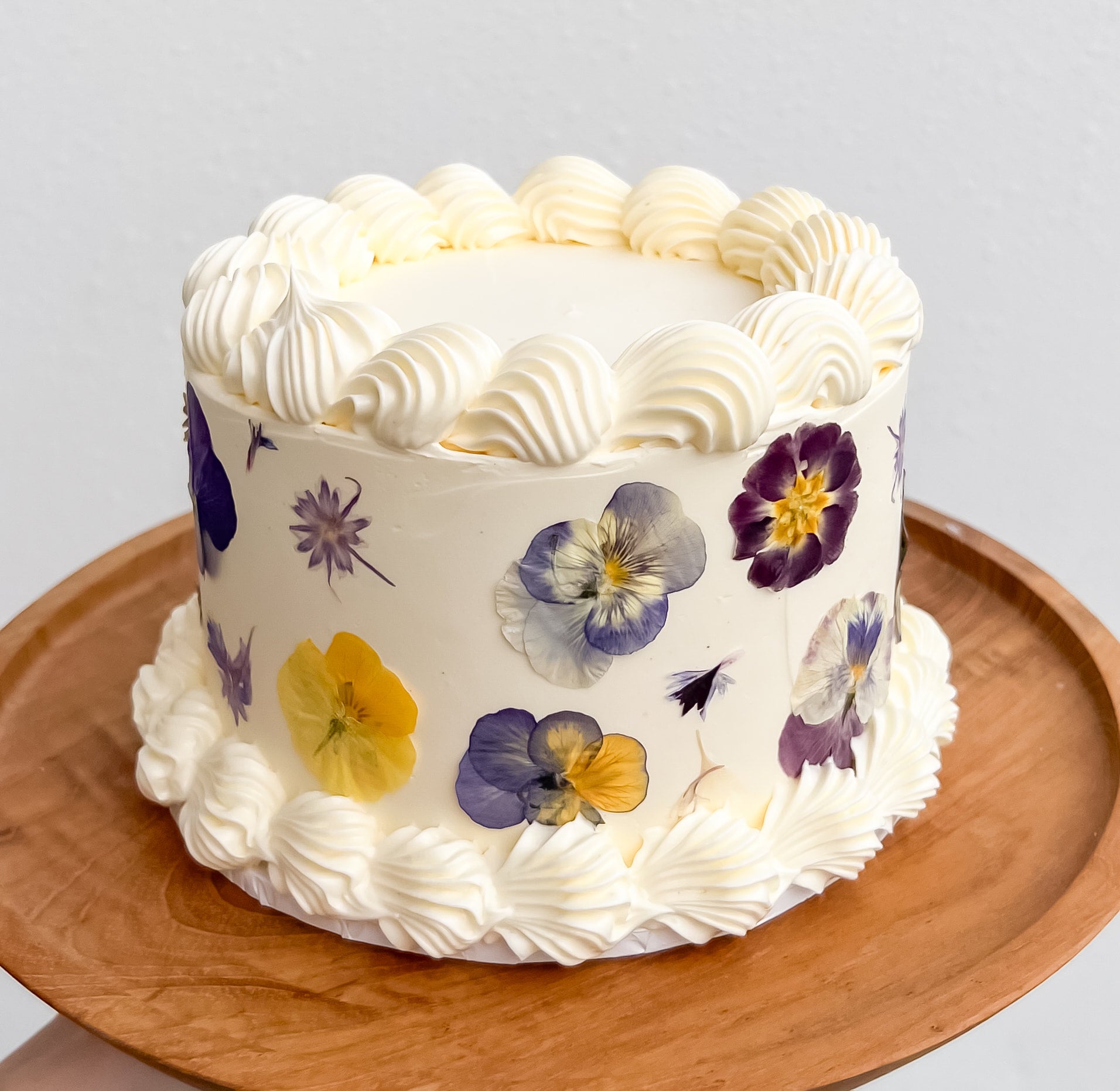 Retro Piped Floral Cake | Yarra Valley Cake Company